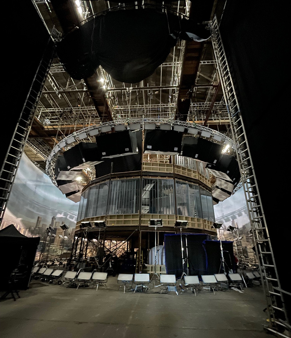 How A Rosco SoftDrop® Created A 360º London Background For “The Union”